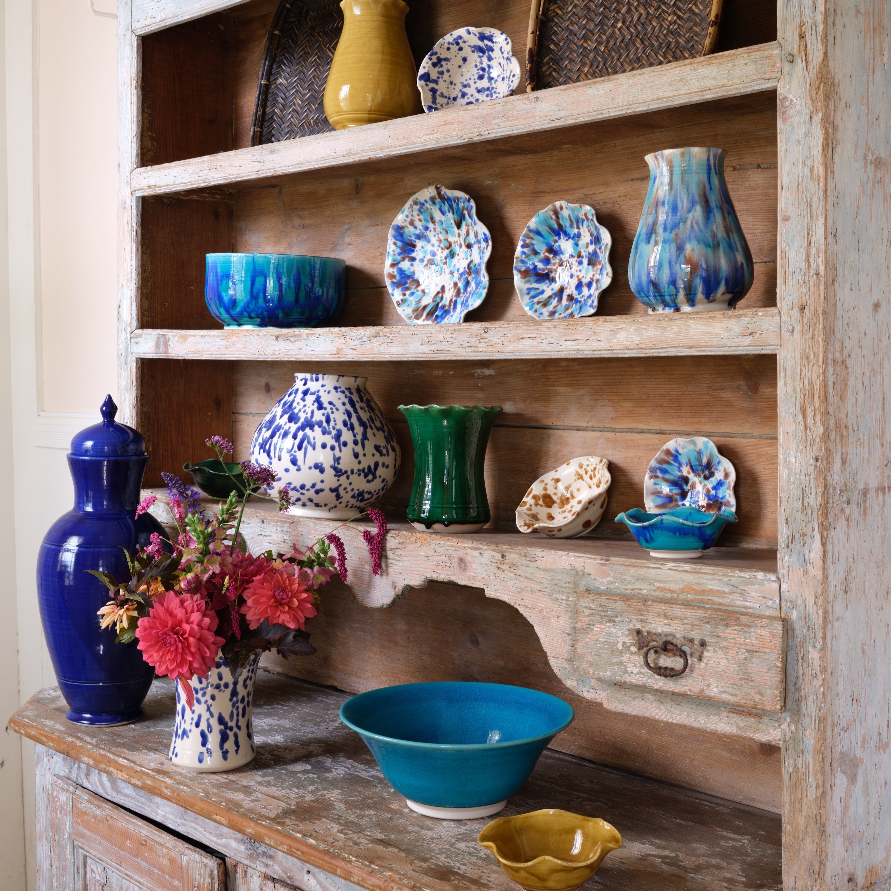 Scalloped Edge Cachepot (Turq/Blue - 5.5"H) – Bunny Williams Home